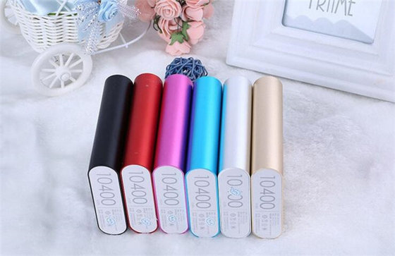 China Smartphone Usb Portable Power Bank Rechargeable Battery , Multiiple Color supplier